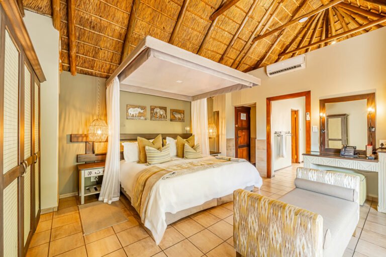 5 Star Luxury Accommodation - Ivory Tree Game Lodge