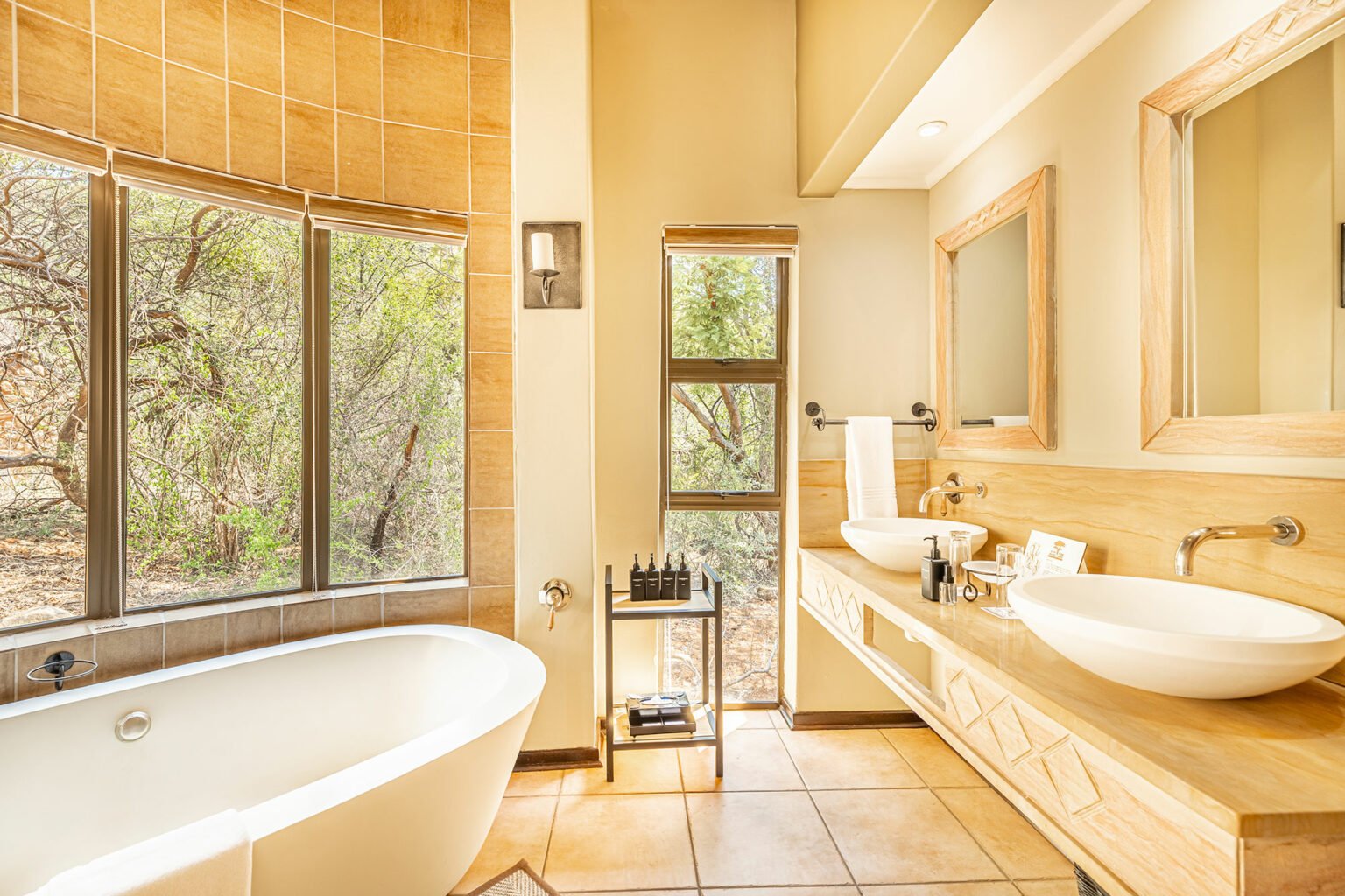 5 Star Luxury Accommodation - Ivory Tree Game Lodge