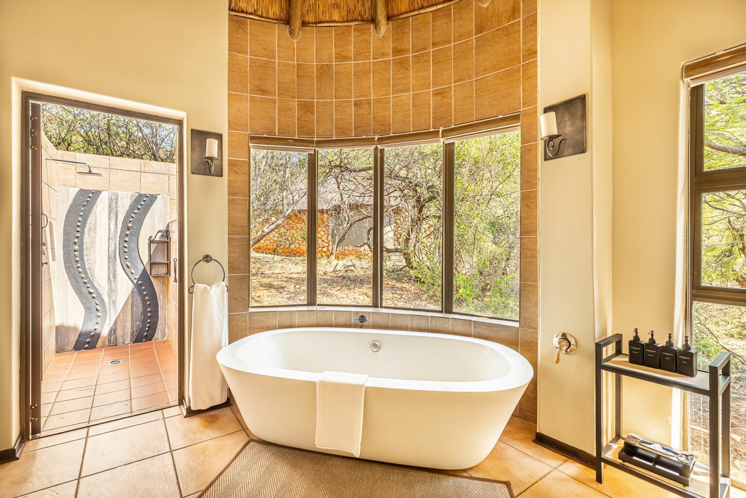 5 Star Luxury Accommodation - Ivory Tree Game Lodge